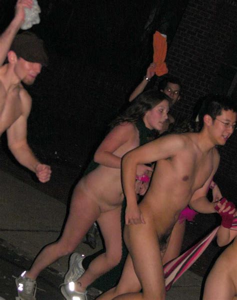 PUBLIC NUDITY PROJECT Tufts Naked Quad Run 2006 Boston USA