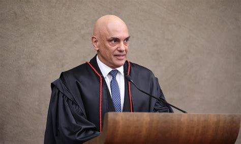 Julgamento do 8 1 Alexandre de Moraes vota por condenação de réu a 17 anos