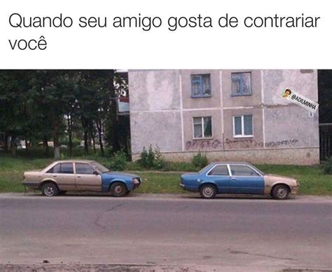 Quando você está rindo muito alto na sala de aula e o professor fala