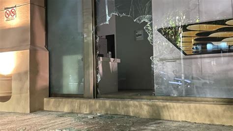 Con Armas Largas Hombres Asaltan Tienda De Celulares En Plaza