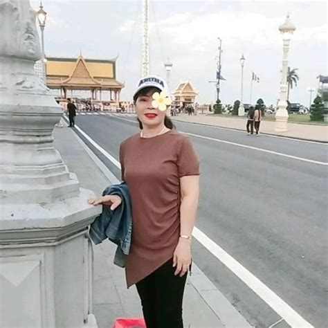 Tìm phi công tr lái máy bay bà già cho các ch gái còn c thân Mi n B