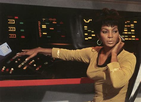 Star Trek Publicity Photo Nyota Uhura In Gold Uniform Star Trek Anılar