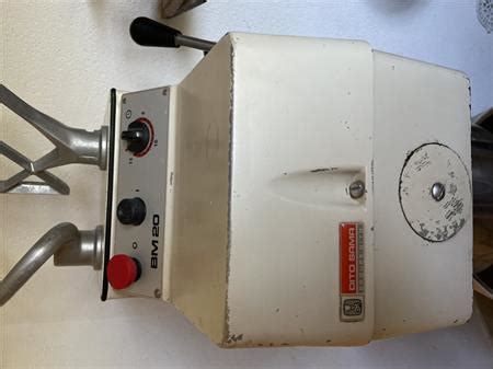 BATTEUR MELANGEUR 20 L CUVE INOX DITO SAMA BM20 S DITO SAMA à 1200