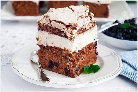 Ciasto tortowe z jagodami i bezą ILoveBake pl