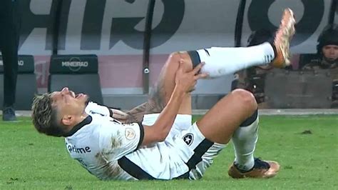 Tiquinho Soares perde chance da vida lesão sofrida no Botafogo