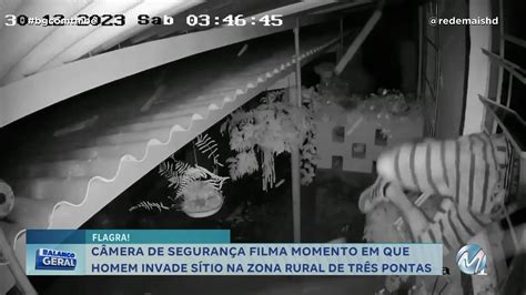C Mera De Seguran A Filma Momento Em Que Homem Invade S Tio Na Zona