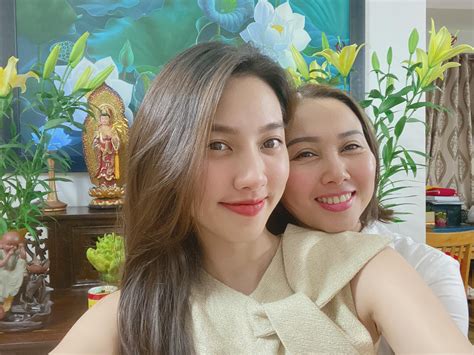 Sau khi bị bóc phốt thích xài tiền của mẹ Thùy Tiên nói gì Saostar vn