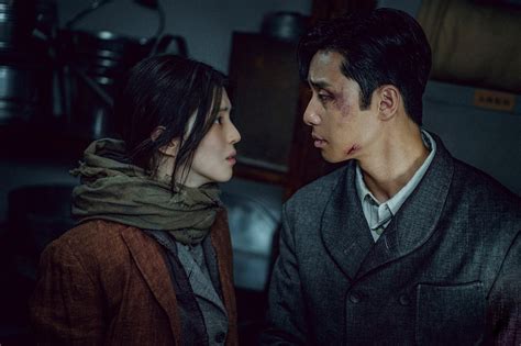 Netflix K Drama Gyeongseong Creature Part 1 Park Seo Joon And Han So