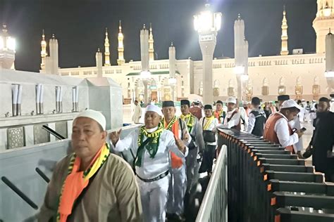 Laporan Haji 2024 7 Antre Bergiliran Masuk Raudhah Pakai Tasreh