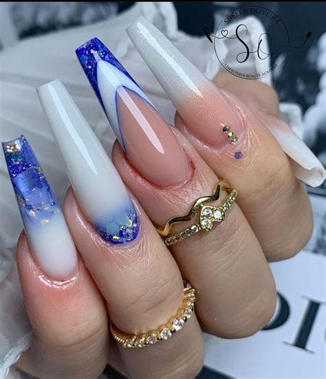 Pin tillagd av Melanie Fajardo på Manicura i 2024 Naglar