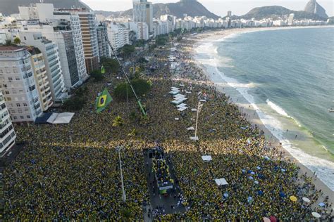 Bolsonaro Usa De Setembro Para Fazer Campanha Puxa Coro Machista E