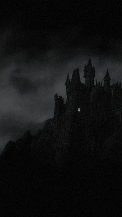 Pin by Mariana Sillva on 𝐏𝐄𝐑𝐒𝐎 𝐁𝐋𝐀𝐂𝐊 Dark landscape Beautiful