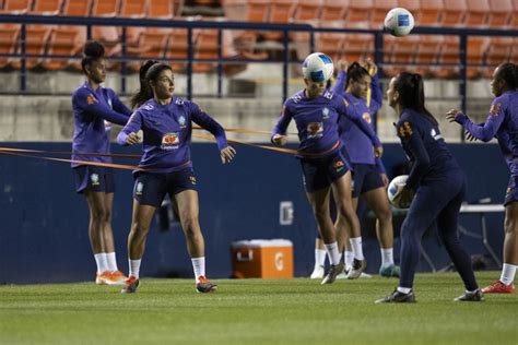 Seleção Brasileira realiza primeiro treino em Los Angeles Conecta Piauí