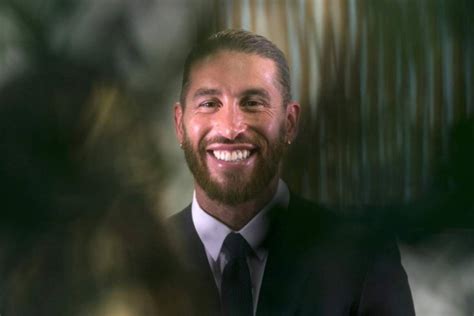 Nuevo dorsal y sorpresiva charla Así fue el primer día de Sergio Ramos