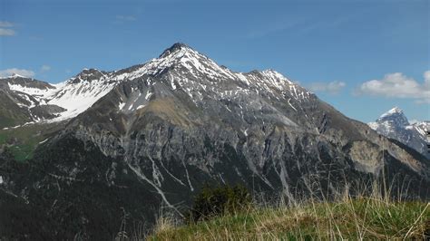 View Across The Valley To Lenzer Horn Which Is Still On Hikr Org