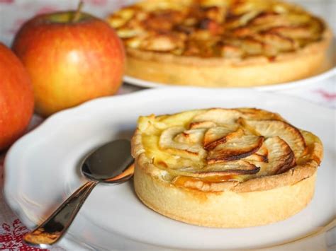 Tarte normande aux pommes au calvados et à la crème recette Tarte