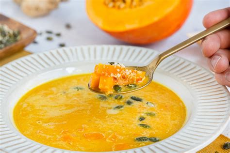 Kürbissuppe mit Ingwer und Kokosmilch Rezept EAT de