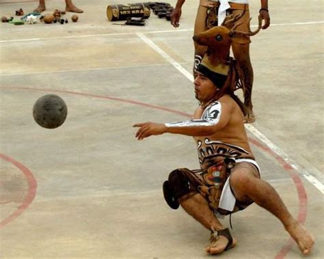 El Juego de Pelota el fútbol indígena Tierras Mayas
