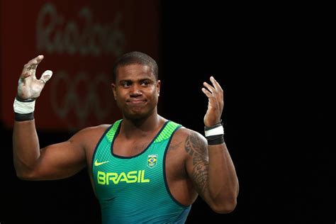 Brasileiro do levantamento de peso Mateus Gregório é suspenso pela IWF