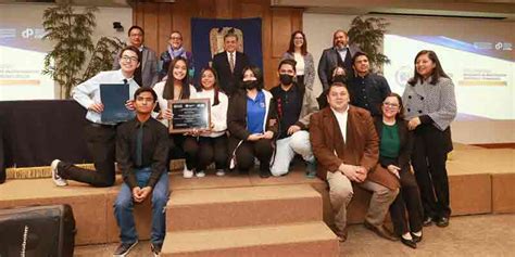 Premia UAdeC a Universitarios en el Encuentro de Ciencia y Tecnología