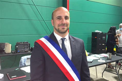 Triel sur Seine le maire Cédric Aoun contesté perd une grande