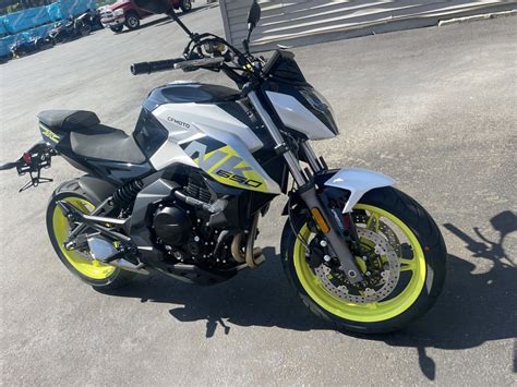2023 650 NK Super Naked Sport Bike Nebula White Bikes CF Moto Dealer