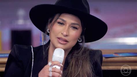 Simone Mendes Faz Primeiro Show Na TV Sem Simaria E Manda Recado