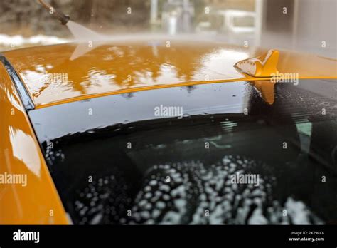 Descubre Los 5 Mejores Trucos Para Limpiar El Techo Del Coche De