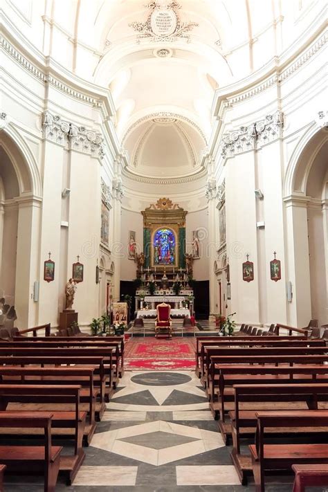 Tarquinia Italy Interiores De Di Santa Maria Addolorata De Chiesa Da
