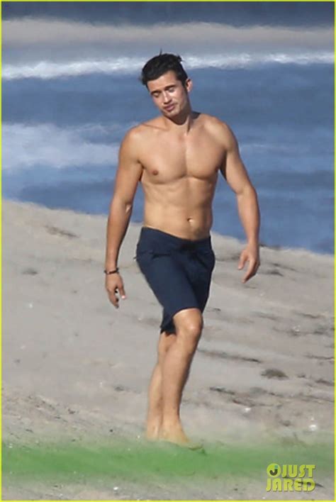 Orlando Bloom Shirtless And Tempting Poses Pix Naked Male Celebrities