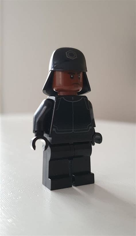 Se produkter som liknar LEGO Star Wars Minifigur SW0 på Tradera