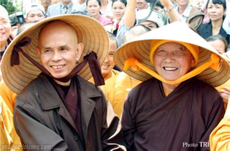 Thiền sư Thích Thanh Từ Bút sen