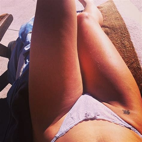 La Cantante La Mala Rodr Guez Comparte Fotos Marca