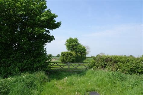 Gate Along York Road Ds Pugh Cc By Sa Geograph Britain And Ireland