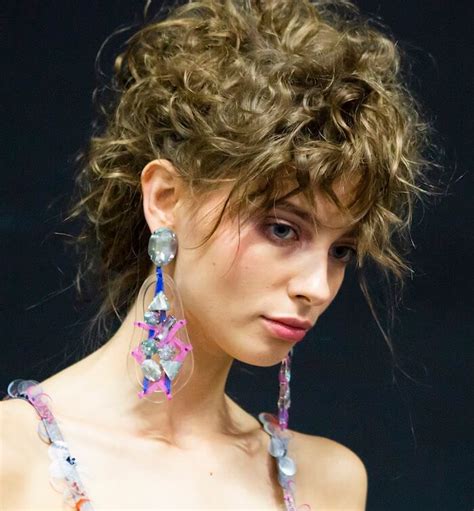 Capelli Ricci 2019 Tagli Lunghi E Corti Le Acconciature Migliori