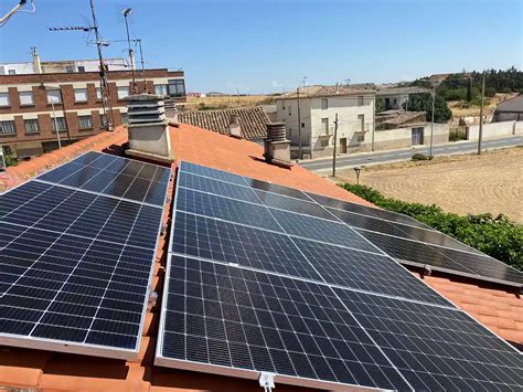 Instalación de placas solares en Los Arcos Navarra SolarTRES60