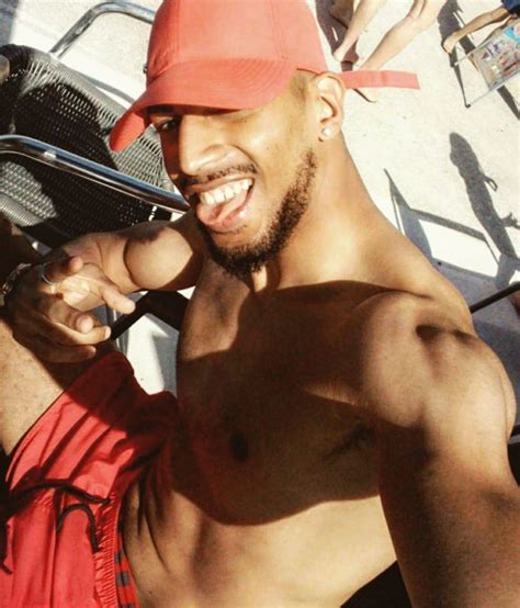 Belles gueules bien foutus voilà les beaux mâles arabes Arabe Gay