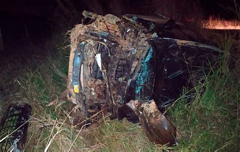 Homem inabilitado sofre ferimentos graves após capotar carro na MG 230