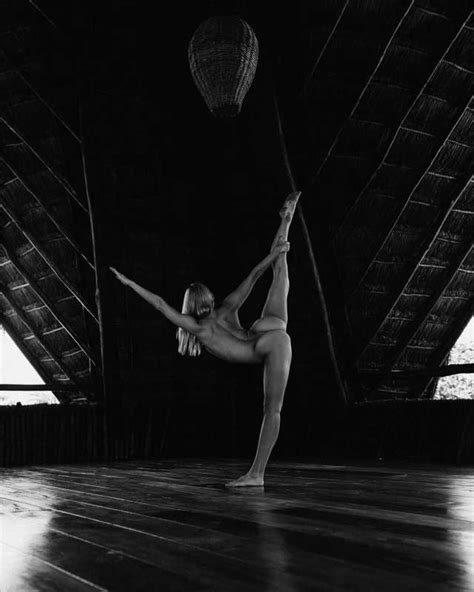 Nude Yoga Girl 58 Dago Fotogallery