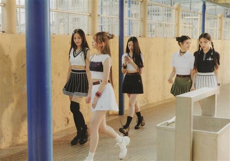 Wayywwawa On Twitter New Jeans Style Kpop Girls Outfits