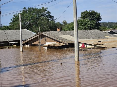 Nível do Rio dos Sinos segue baixando cerca de dois centímetros por
