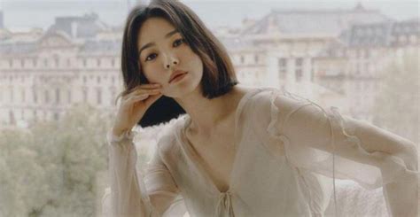 Female Daily Editorial Bisa Dicoba Ini Cara Song Hye Kyo Tetap
