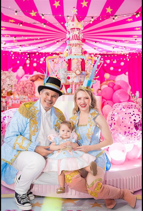 Foto Edson Celulari Karin Roepke E A Filha Chiara Usaram Roupas De