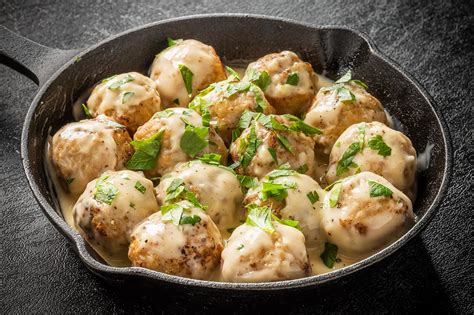 Albóndigas de pollo en salsa de cebolla Receta casera y deliciosa