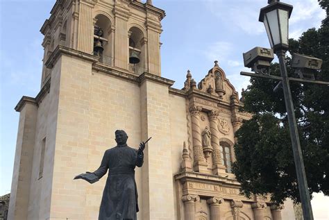 El colorido Pueblo Mágico en Jalisco cuna de Juan Rulfo y con una