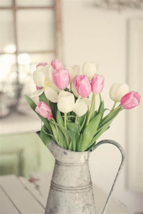 Idées de décoration printanière pour votre maison avec des tulipes