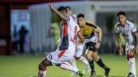 Melhores momentos de Vitória 2 x 1 Criciúma pelo Brasileirão