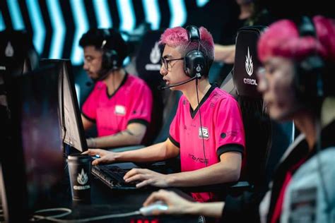 Cblol De Virada Intz Vence A Vivo Keyd E Avan A Na Lower Bracket