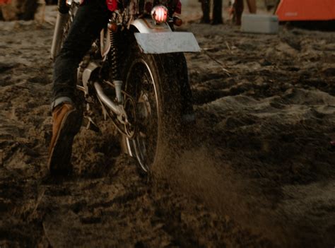 Mau Tahu Cara Cek Usia Ban Motor Begini Caranya Blog