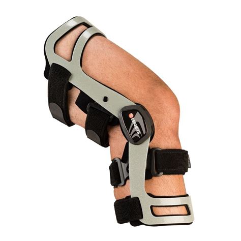 Breg Axiom D Elite Ligament Knee Brace